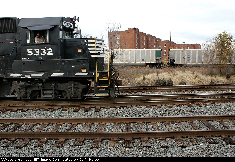 Late train #20 gets later waiting on CSXT train on the BBRR to clear
